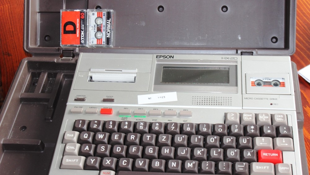 Cum arată cel mai vechi laptop din lume | Obiectiv.info