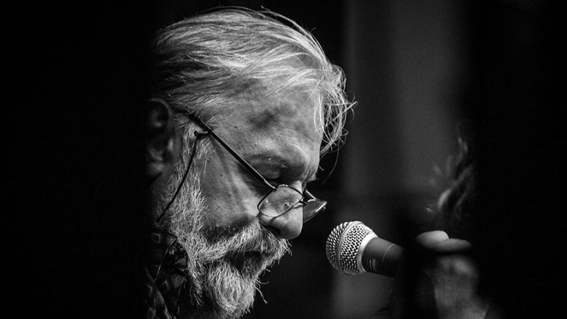 Artistul folk, poetul şi pictorul Adrian Berinde a murit la vârsta de ...