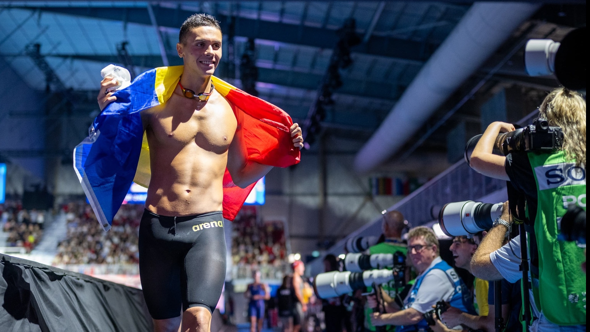 David Popovici, regele înotului în Singapore! Sportivul român a scris ...